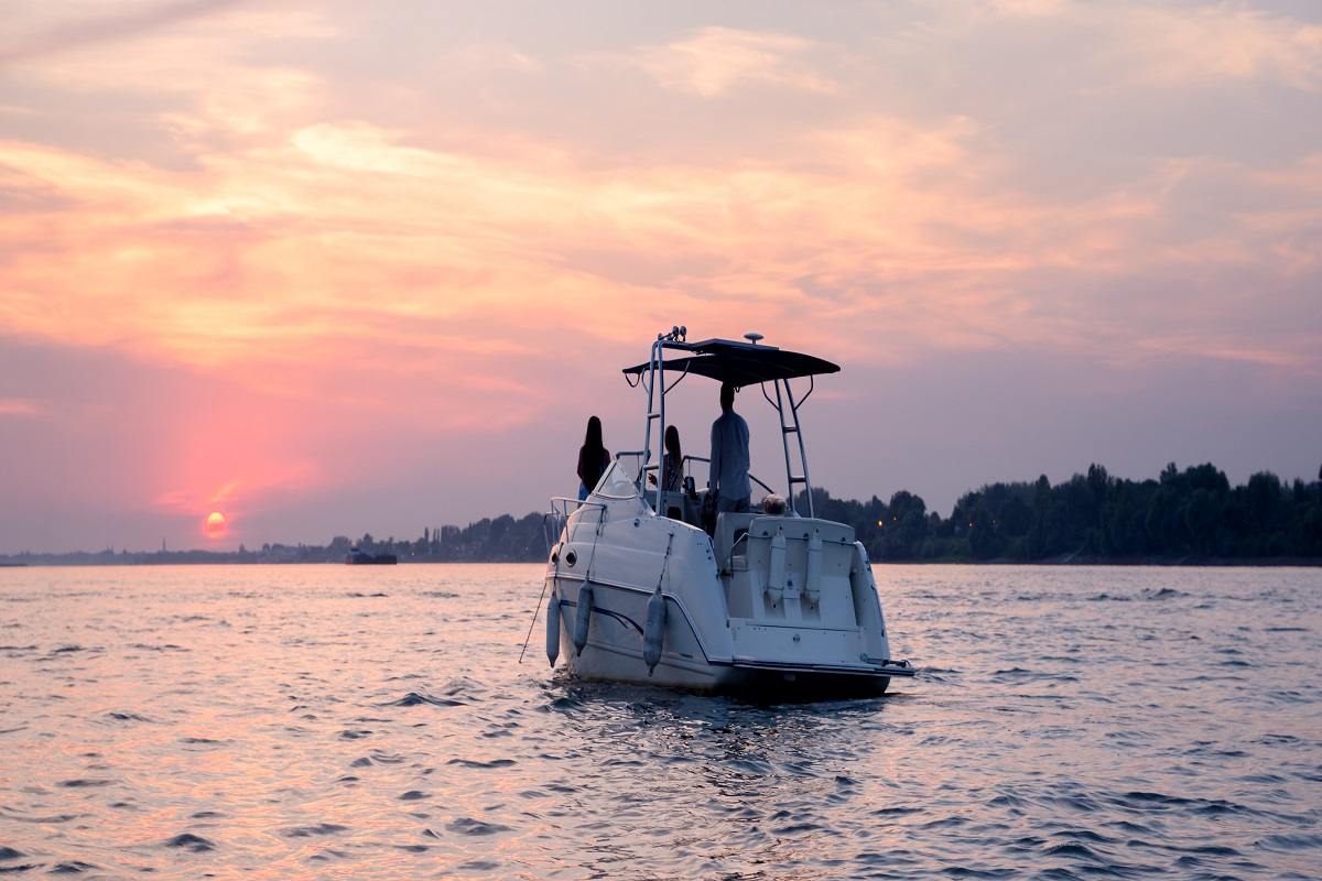 7 Things To Do Before Going On A Boating Vacation - Traveller Hunt